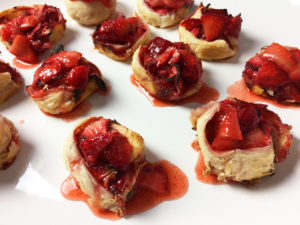 A Berry Yummy Bouquet! Strawberry Rosettes! - KitchAnnette